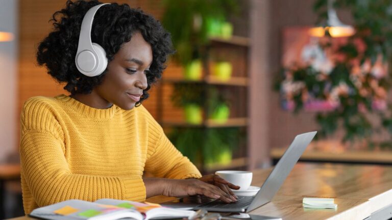 Comment reussir sa reconversion professionnelle grace a une formation en ligne